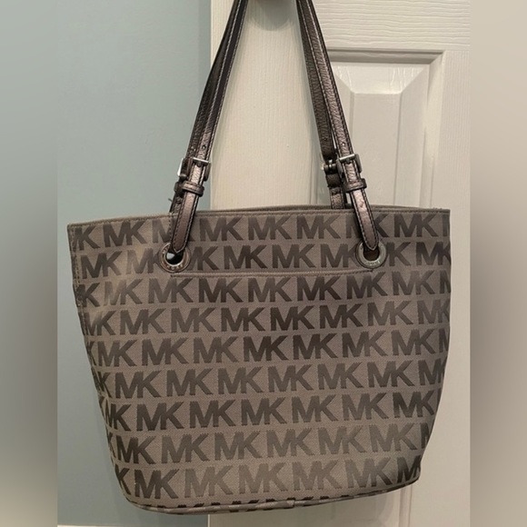 KORS Michael Kors | Bags | Preloved Michael Kors Monogram Tote Bag ...
